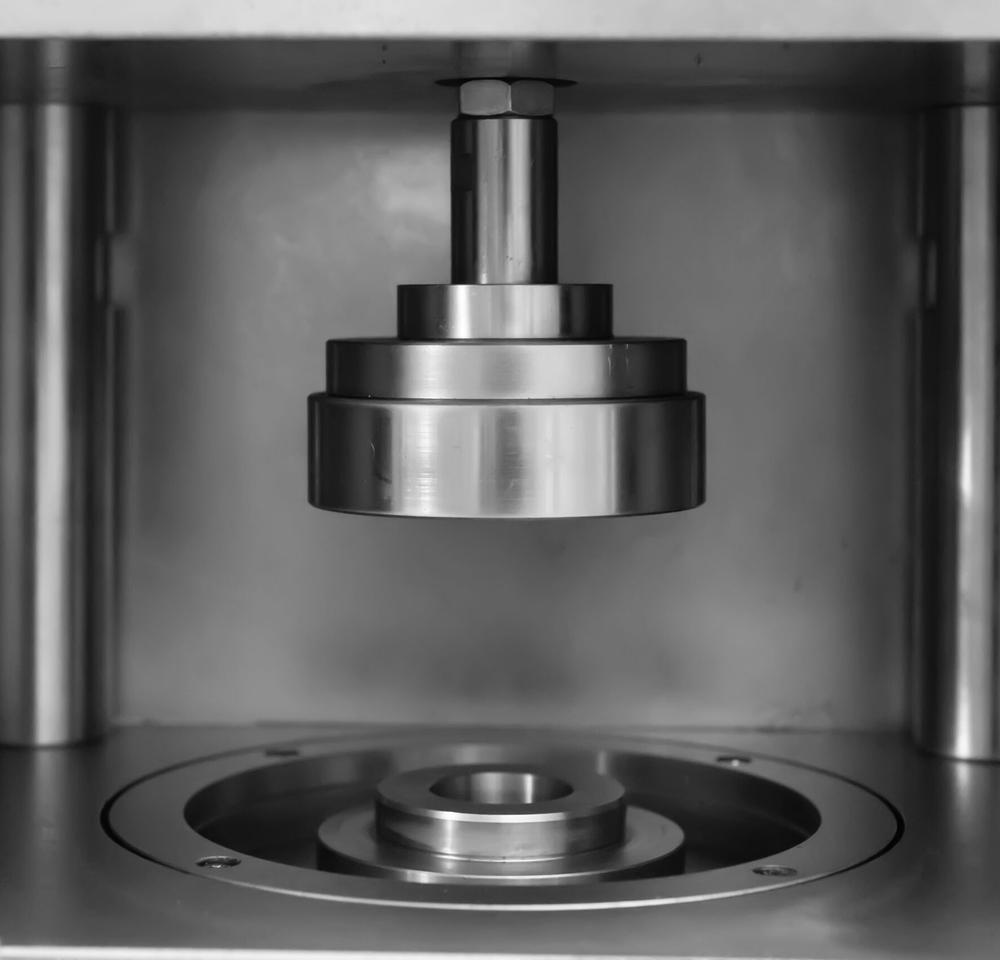 GE1029 - Tie-bar strain sensor